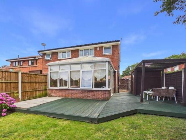 2 bedroom semi detached house for sale in Tenby Close, Callands, WA5
