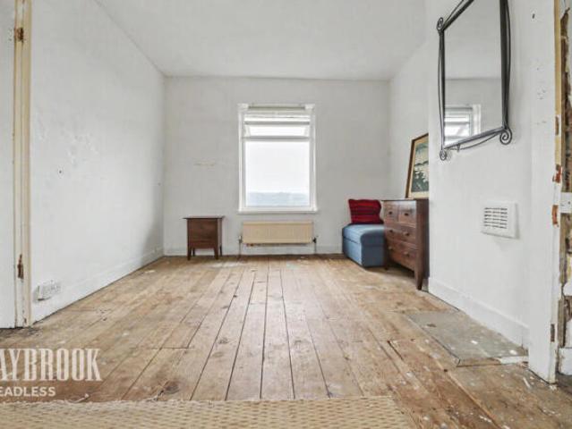 2 bedroom semi detached house for sale in Thornborough Road, Sheffield, S2