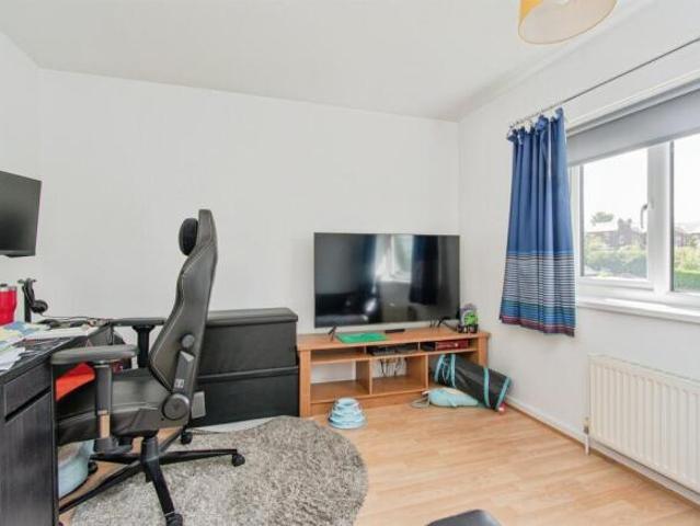 2 bedroom semi detached house for sale in The Drive, Kippax, Leeds, LS25