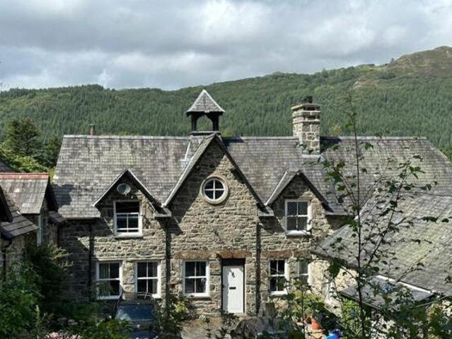 2 Bedroom Semi detached House For Sale In the Studio, Penmaenpool