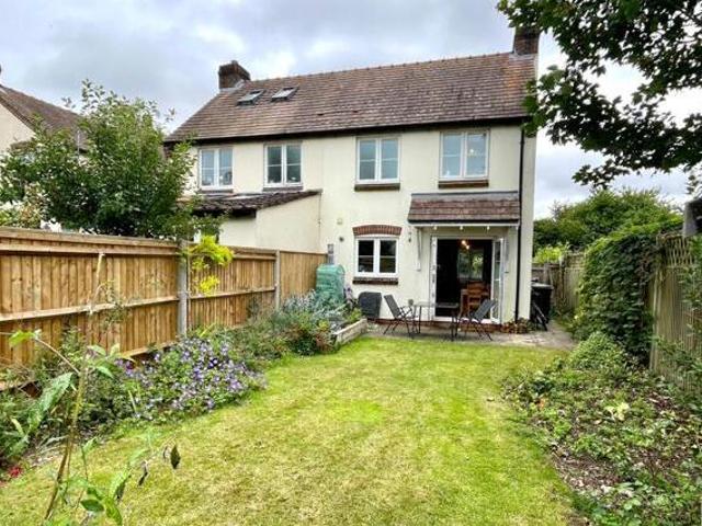 2 Bedroom Semi detached House For Sale In Twyford
