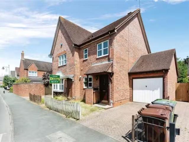 2 bedroom semi detached house for sale in Tythe Barn Lane, Shi.