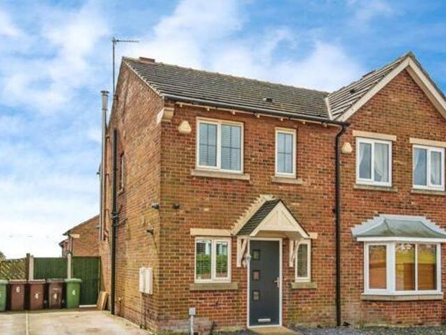 2 Bedroom Semi detached House For Sale In Upton