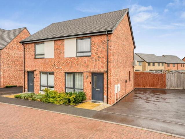 2 bedroom semi detached house for sale in Victoria Drive, Milton Keynes, MK17 8XU, MK17