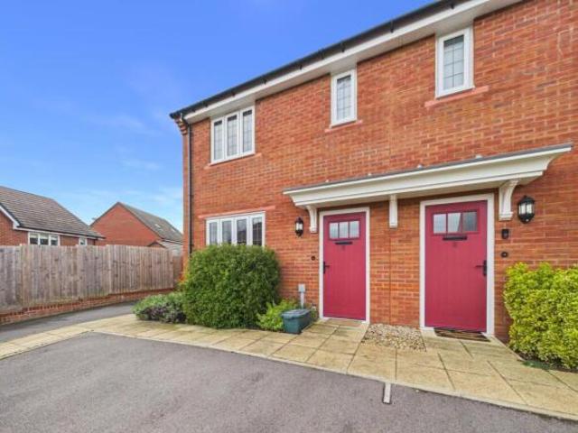 2 bedroom semi detached house for sale in Viceroy Close, Worcester, Worcestershire, WR2
