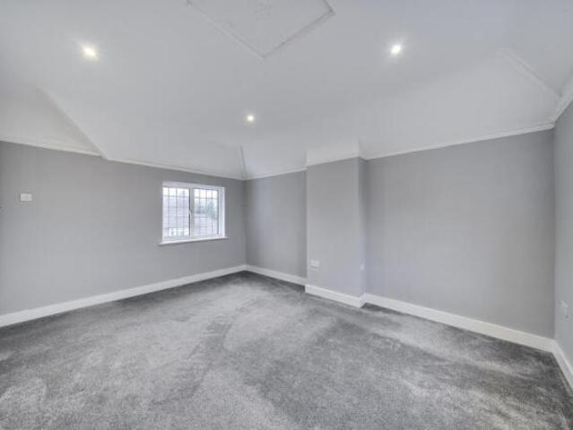 2 bedroom semi detached house for sale in Vivian Gardens, Watford, WD19