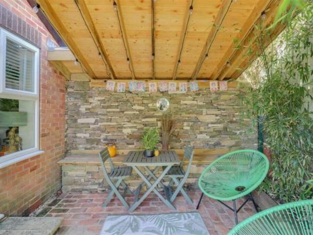 2 bedroom semi detached house for sale in Wade Meadow, Sheffield, S6