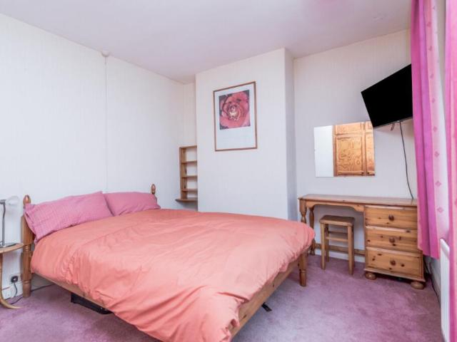 2 bedroom semi detached house for sale in Walker Road, Oakenshaw, Bradford, West Yorkshire, BD12