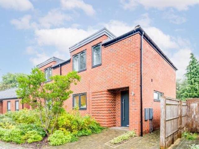 2 Bedroom Semi detached House For Sale In Welwyn Garden City, Hertfordshire