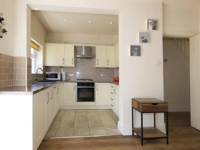 2 bedroom semi detached house for sale in Wellington Avenue, Wolverhampton, WV3 7EP, WV3