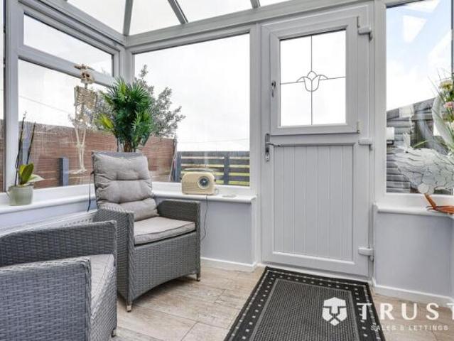 2 bedroom semi detached house for sale in Whitehall Road, Drighlington, BD11