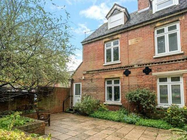 2 Bedroom Semi detached House For Sale In Winchester, Hampshire