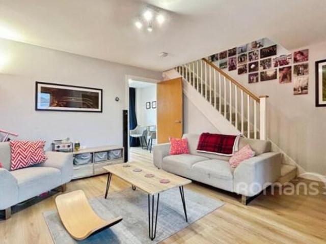 2 bedroom semi detached house for sale in Wiltshire Crescent, Basingstoke, Hampshire, RG22