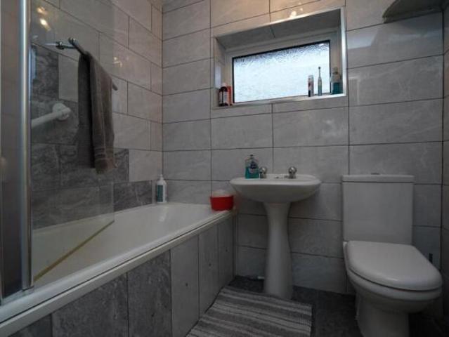 2 bedroom semi detached house for sale in Willow Avenue, Doncaster, South Yorkshire, DN4