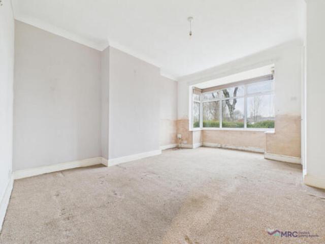 2 bedroom semi detached house for sale in Willows Avenue, Hull, HU9