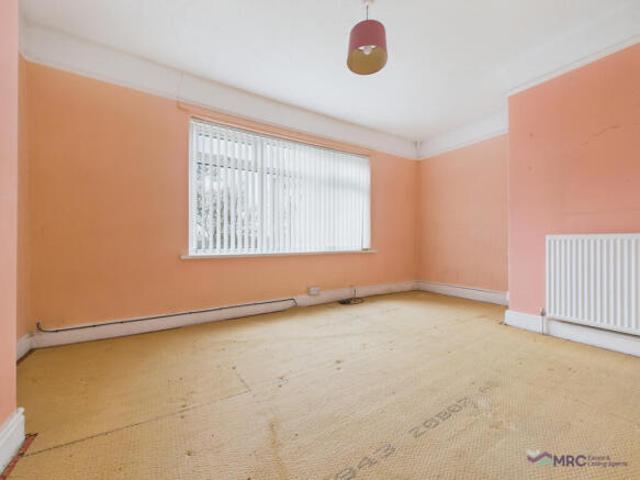 2 bedroom semi detached house for sale in Willows Avenue, Hull, HU9