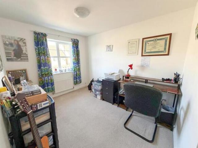 2 bedroom semi detached house for sale in Woodend Crescent, Shipley, BD18