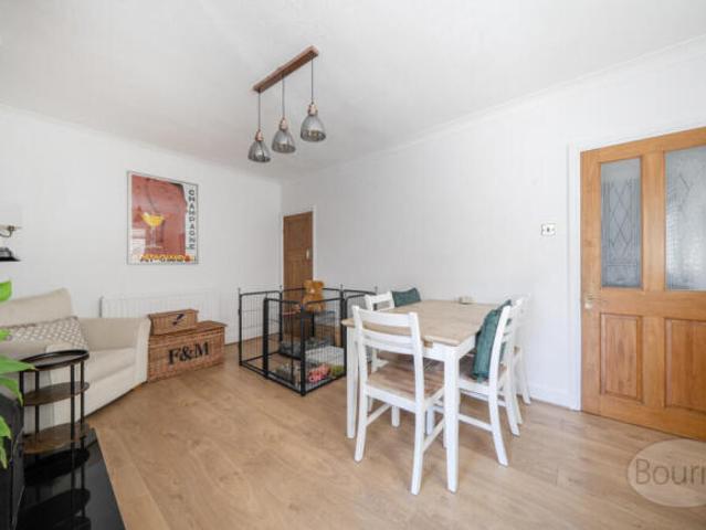 2 bedroom semi detached house for sale in Woodlands Road, Guildford, Surrey, GU1