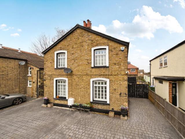2 bedroom semi detached house for sale in Woolwich Road, Belvedere, DA17