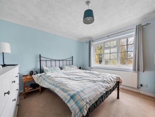 2 bedroom semi detached house for sale in Worplesdon Road, Guildford, GU3