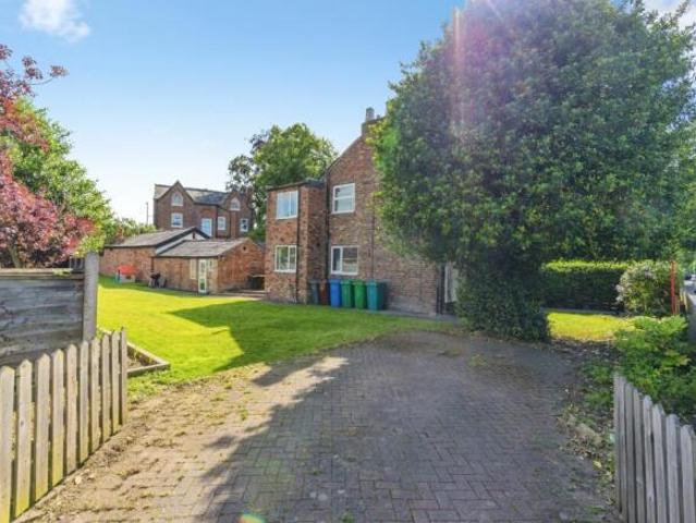 2 bedroom semi detached house for sale in Yewtree Lane, Manchester, Greater Manchester, M23