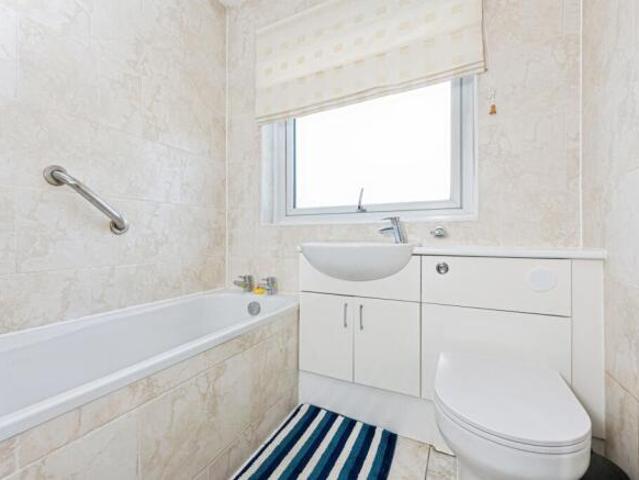 2 bedroom semi detached house for sale in Annan Drive, Glasgow, G61