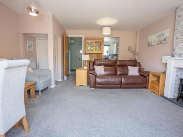 2 bedroom semi detached house for sale in Angelica Road, Guildford, GU2