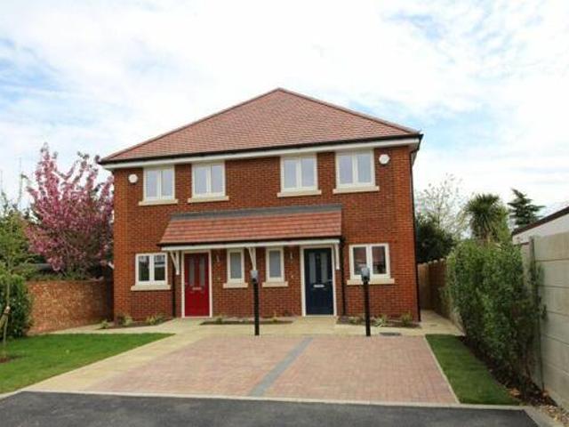 2 Bedroom Semi detached House For Sale In Ashford