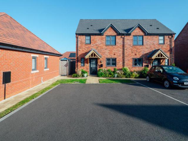 2 bedroom semi detached house for sale in Banks Close, Hallow, Worcester, Worcestershire, WR2