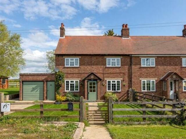 2 Bedroom Semi detached House For Sale In Bedford, Bedfordshire