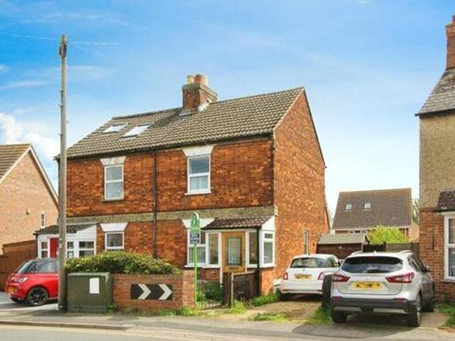 2 Bedroom Semi detached House For Sale In Bedford, Bedfordshire