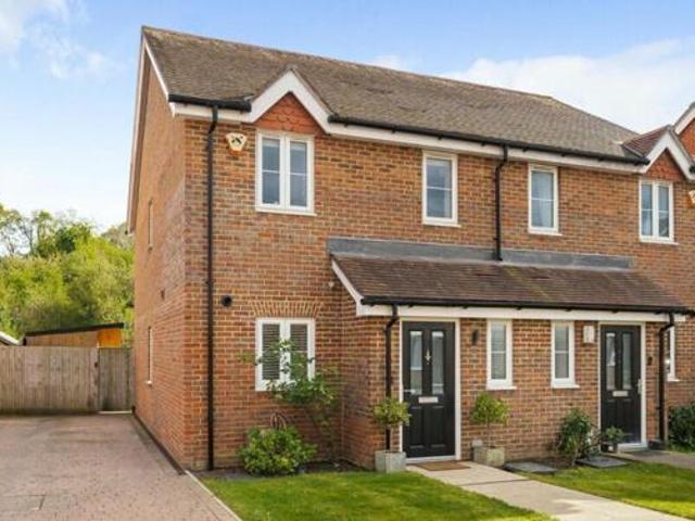 2 Bedroom Semi detached House For Sale In Billingshurst