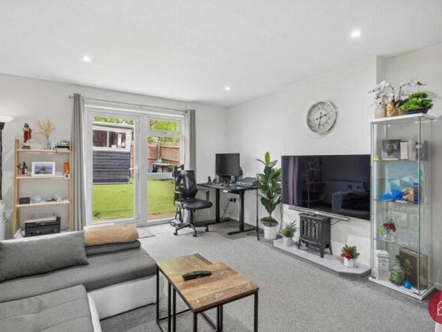 2 bedroom semi detached house for sale in Blackstock Close, Oxford, OX3