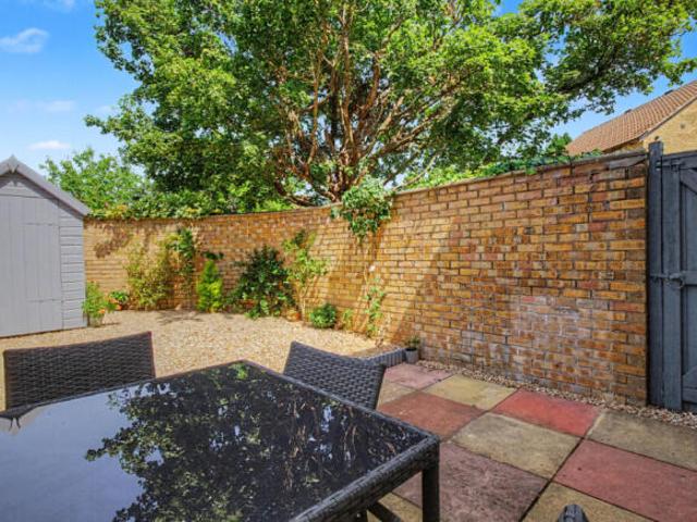 2 bedroom semi detached house for sale in Broadfields, Oxford, OX4