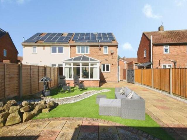 2 bedroom semi detached house for sale in Bramham Avenue, York, YO26