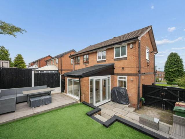 2 bedroom semi detached house for sale in Burnmoor Road, Bolton, BL2 5LU, BL2