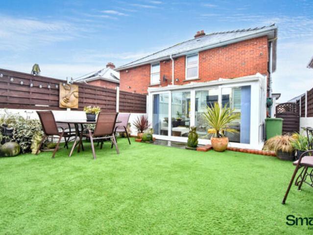 2 bedroom semi detached house for sale in Burns Avenue, Exeter, EX2