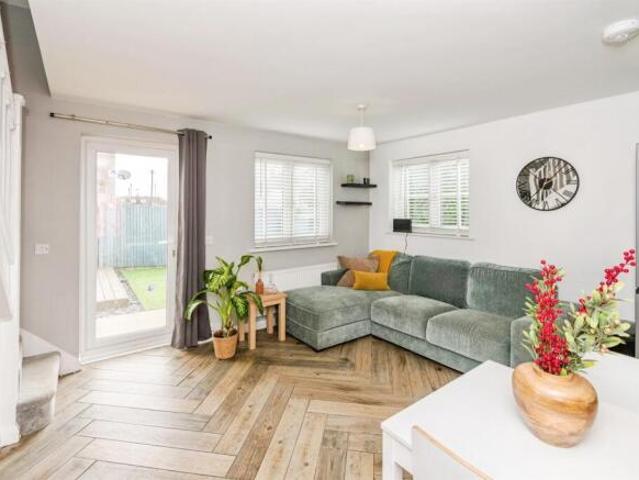 2 bedroom semi detached house for sale in Butts Road, Southampton, SO19