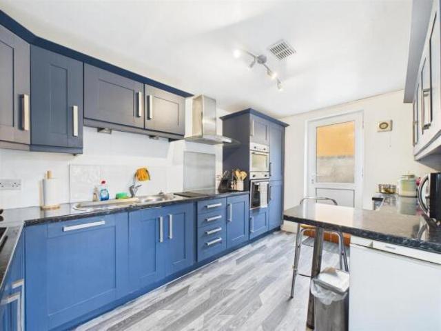 2 bedroom semi detached house for sale in Castle Farm Road, Hanham, Bristol, BS15 3NJ, BS15