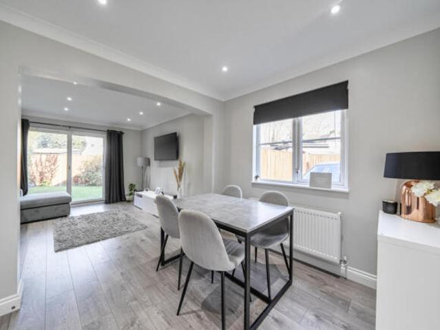 2 bedroom semi detached house for sale in Centurion Court, Park Road, Hackbridge, Wallington, SM6