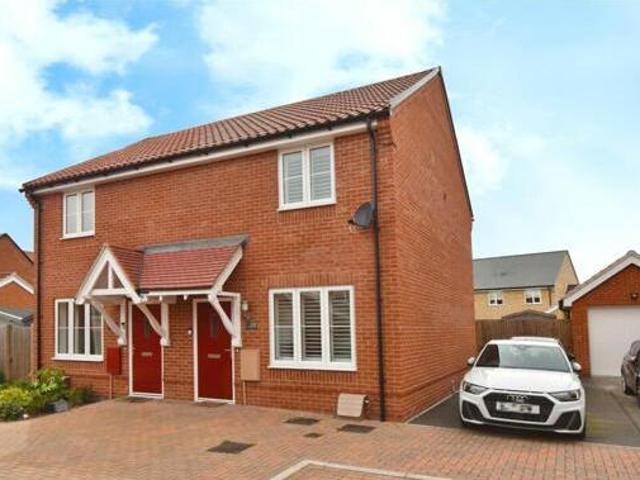2 Bedroom Semi detached House For Sale In Chelmsford, Essex