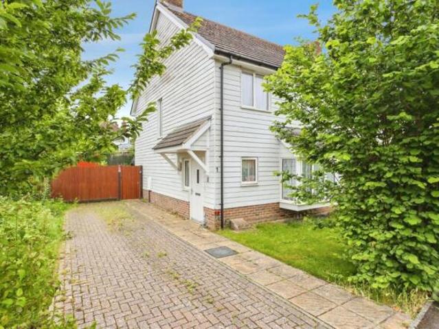 2 bedroom semi detached house for sale in Chestnut Walk, Pembury, Tunbridge Wells, Kent, TN2