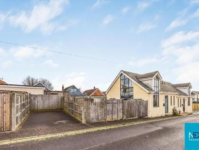 2 bedroom semi detached house for sale in Connaught Lane, Portchester Borders, PO6