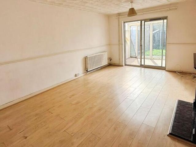 2 bedroom semi detached house for sale in Cokayne Road, Leicester, LE3