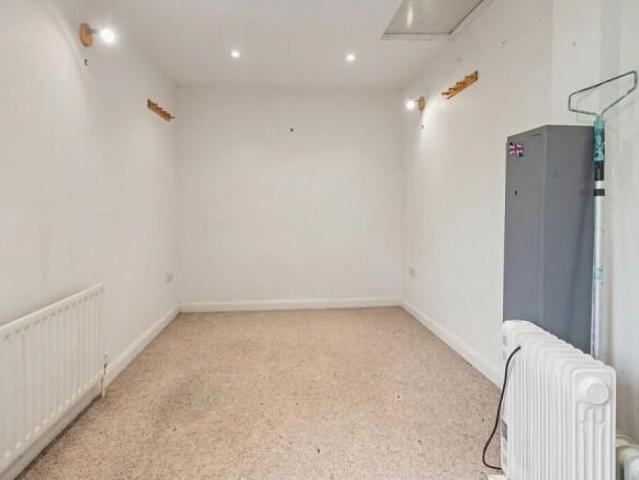 2 bedroom semi detached house for sale in Columbine Gardens, Greater Leys, OX4