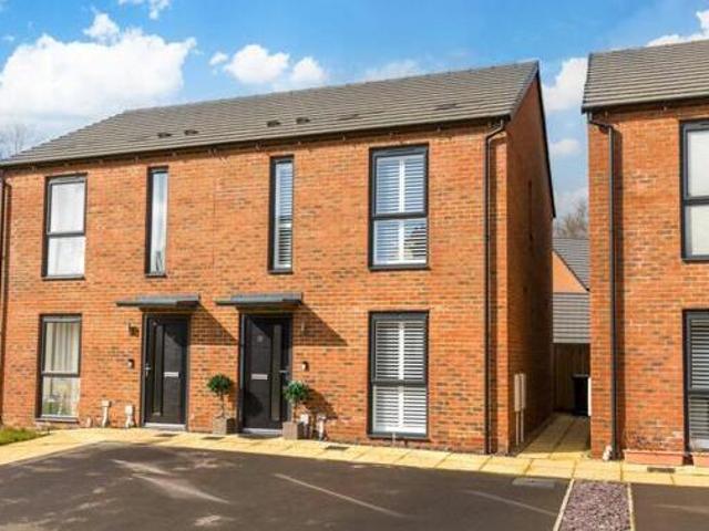 2 Bedroom Semi detached House For Sale In Copthorne