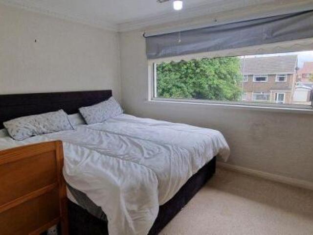 2 bedroom semi detached house for sale in Corona Drive, Hull, HU8 0HA, HU8