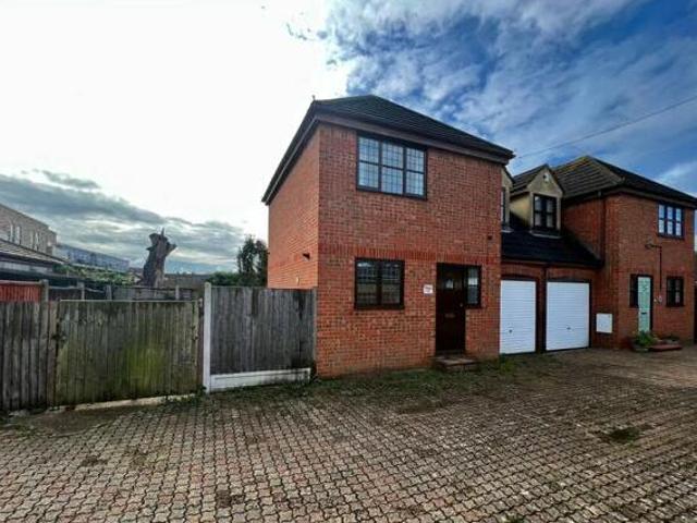 2 Bedroom Semi detached House For Sale In Corringham