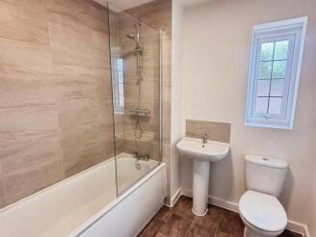 2 bedroom semi detached house for sale in Cottage Farm, Oadby, Leicester, LE2