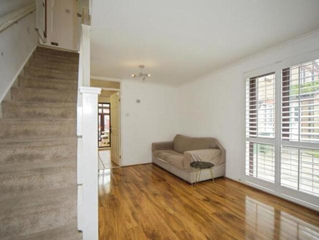 2 bedroom semi detached house for sale in Courtland Grove, London, SE28